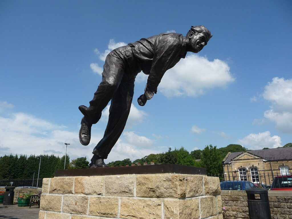 Fred Trueman: Bio, Career Stats & Records - 7cric Blog